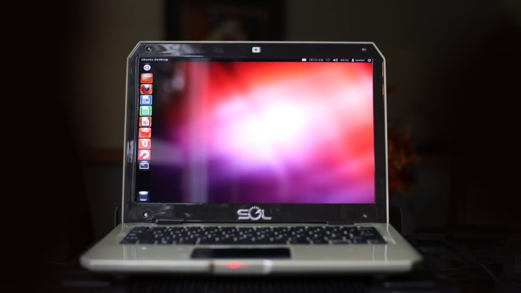 โน๊ตบุ๊คมาใหม่ Sol เปิดแผงรับแสงอาทิตย์ใช้งานได้เลย หรือจะใช้ชาร์จแบตก็ ...
