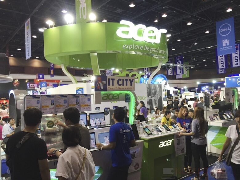 [Commart Comtech 2014] บูธ Acer จัดโปรฯ ลดกระหน่ำถึง 2,000 พร้อมแถม SSD 128GB ฟรี - Notebookspec