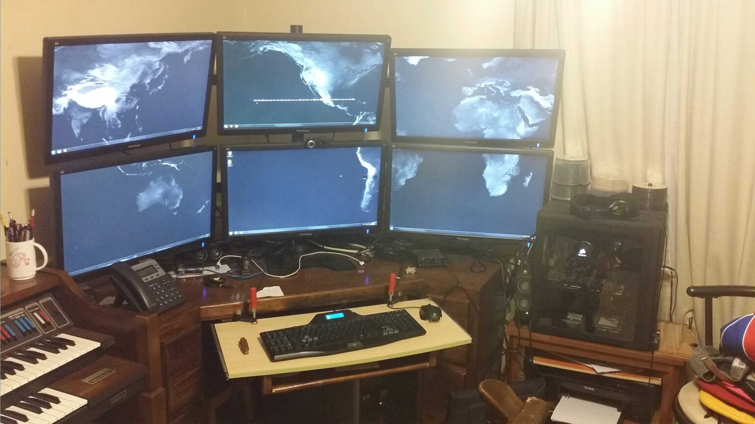 อยากได้สักเครื่อง! มาดู Gaming PC ของเหล่าเกมเมอร์ PCG กันว่าจะจอเยอะจอ ...