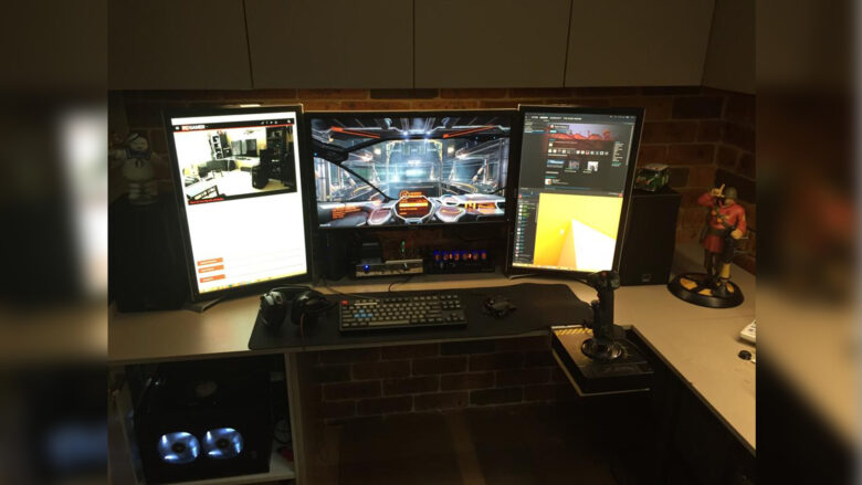 อยากได้สักเครื่อง! มาดู Gaming PC ของเหล่าเกมเมอร์ PCG กันว่าจะจอเยอะจอ ...