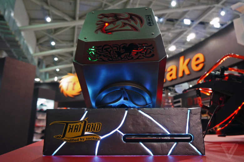 [Computex 2015] เคสรูปค้อนทอร์ของ Suchao คนไทยได้ไปตั้งโชว์อยู่ในบูธของ ...