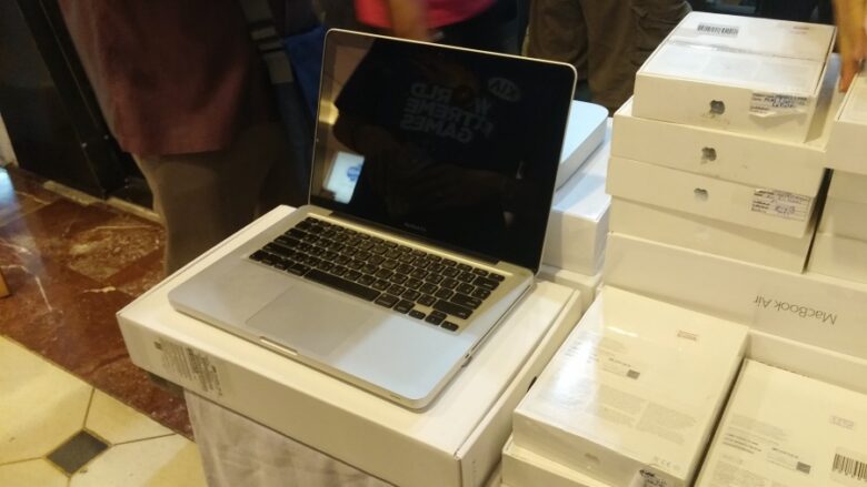 จัดด่วน iStudio by Com7 เซ็นทรัลปิ่นเกล้าลดราคา iPad, MacBook และอื่นๆ ...