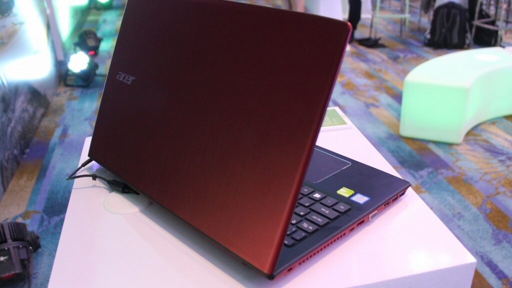 [Notebook]ราคาโน๊ตบุ๊ค Acer ซีพียูใหม่อินเทล Gen7 เผยโฉมในมาเลเซีย ราคา ...