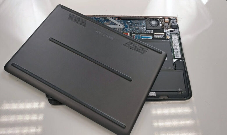 [Notebook] แกะดูภายใน HP Spectre 13 2016 ภาพจัดเต็ม อัพเกรดง่าย ใครว่า ...