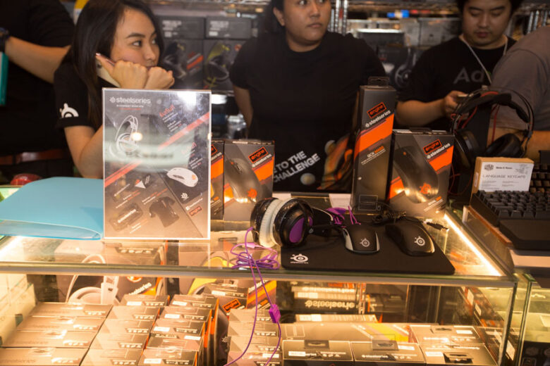 [Commart Work 2016] ลุยบูธ Advice ลดกระหน่ำสูงสุดถึง 80% จัดเต็มด้วย DIY Zone และ Gaming Gear ...