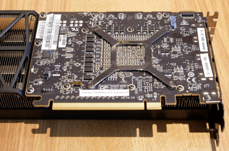 [AMD] เผยโฉมการ์ดจอ Radeon RX VEGA 56 ยาวใหญ่ ด้วยชุดระบายความร้อน 3 ...