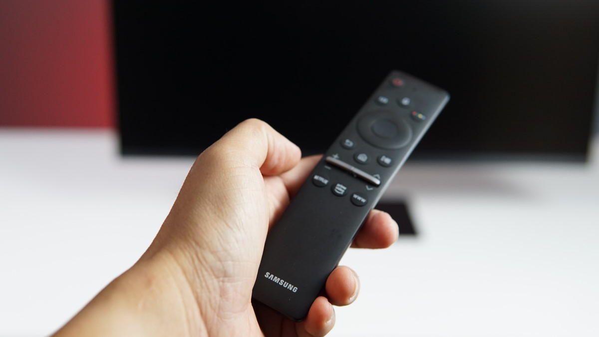 สมาร์ทมอนิเตอร์ไซส์บิ๊ก 32" แบบ 4K บนจอ Samsung M7 รองรับ WiFi สั่งงานเสียง