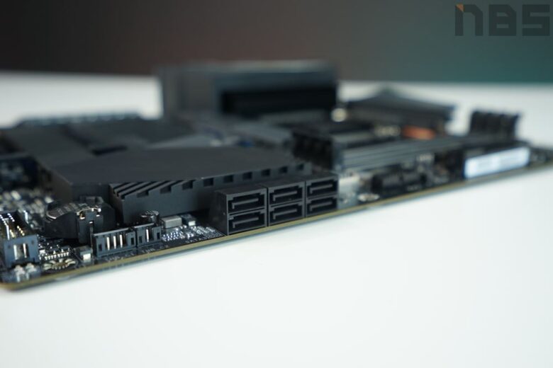 พรีวิว AORUS Z590 PRO AX ออปชั่นครบ สเปคแน่นเพื่อ Gen 11 - Notebookspec