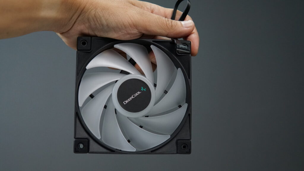 DEEPCOOL LS720 ชุดน้ำปิด 3 ตอน เย็นเจี๊ยบ เสียงเงียบ RGB สวย