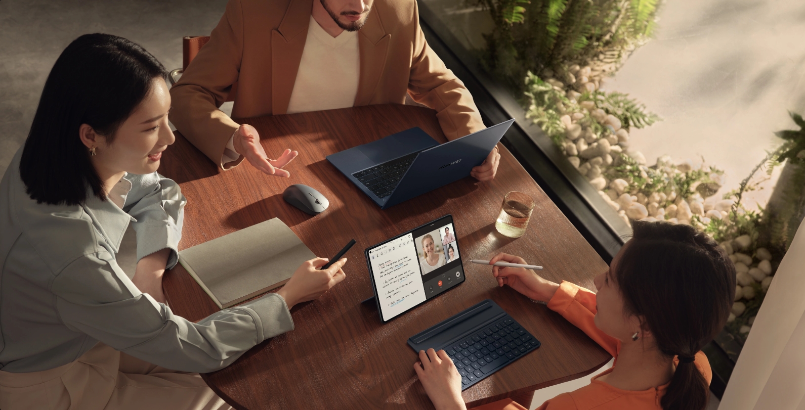 แจกสูตรลัดฉบับคนรักงาน HUAWEI Smart Office Concept Solution